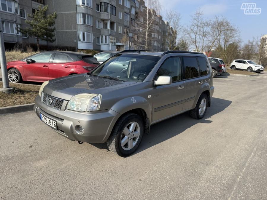 Nissan X-Trail 2004 in Vilnius, with an engine capacity of 2.20 L and mileage of 380 thousand km for 1350 €, photo 1 on AUTOMOTO.COM.LV