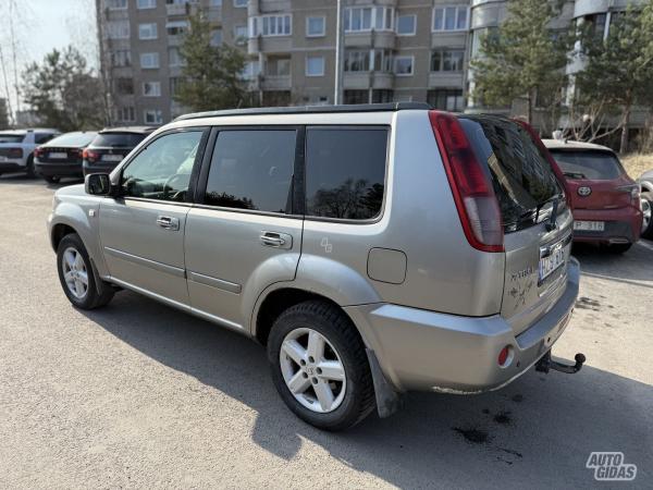 Nissan X-Trail 2004 Viļņa, ar dzinēja tilpumu 2.20 L un nobraukumu 380 tūkst. km par 1350 €, foto 4 vietnē AUTOMOTO.COM.LV