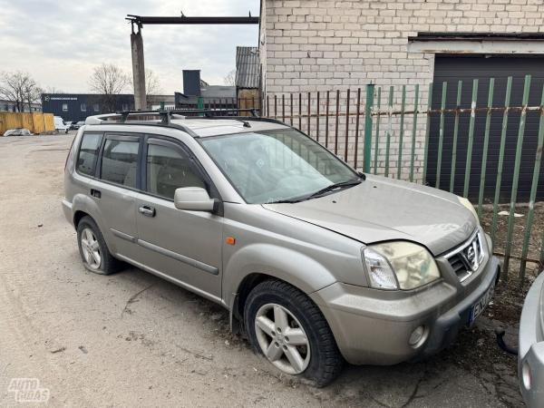 Nissan X-Trail 2004 in Vilnius, with an engine capacity of 2.20 L and mileage of 200 thousand km for 1100 €, photo 2 on AUTOMOTO.COM.LV