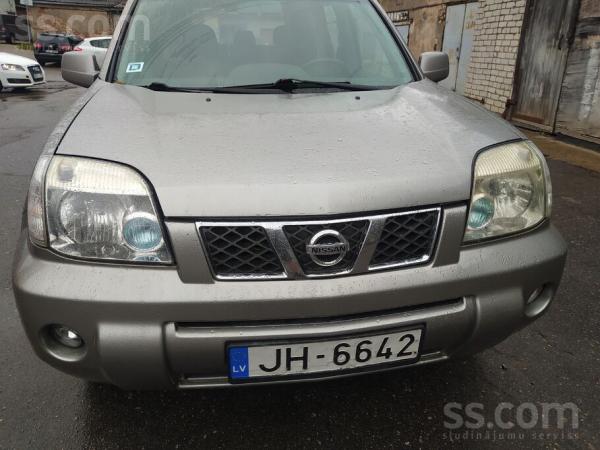 Nissan X-Trail 2004 in Riga, with an engine capacity of 2.50 L and mileage of 243 thousand km for 860 €, photo 2 on AUTOMOTO.COM.LV