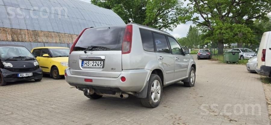 Nissan X-Trail 2004 Valmiera, ar dzinēja tilpumu 2.20 L un nobraukumu 358 tūkst. km par 1200 €, foto 4 vietnē AUTOMOTO.COM.LV