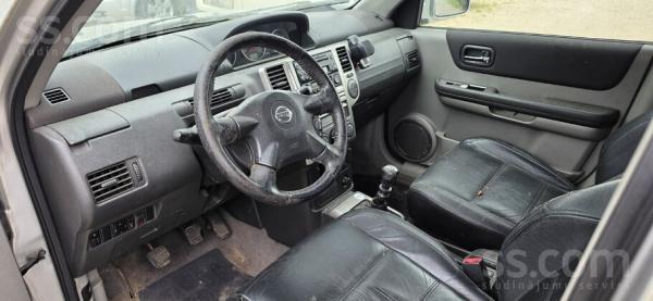 Nissan X-Trail 2004 in Valmiera, with an engine capacity of 2.20 L and mileage of 358 thousand km for 1200 €, photo 8 on AUTOMOTO.COM.LV