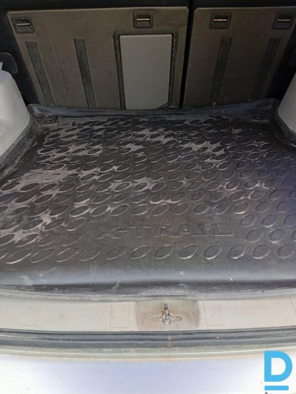 Nissan X-Trail 2004 in Daugavpils, with an engine capacity of 0.00 L and mileage of 292 thousand km for 1750 €, photo 8 on AUTOMOTO.COM.LV