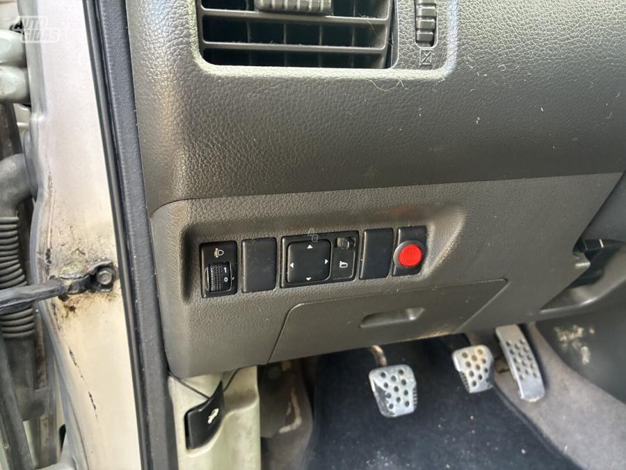 Nissan X-Trail 2004 Alīta, ar dzinēja tilpumu 2.20 L un nobraukumu 37 tūkst. km par 2250 €, foto 13 vietnē AUTOMOTO.COM.LV