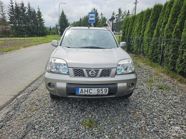 Nissan X-Trail 2004 in Kaunas, with an engine capacity of 2.20 L and mileage of 150 thousand km for 1700 €, photo 5 on AUTOMOTO.COM.LV