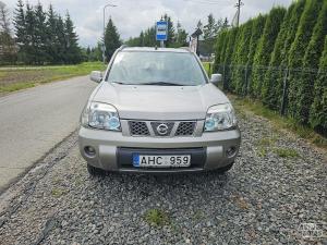 Nissan X-Trail 2004 in Kaunas, with an engine capacity of 2.20 L and mileage of 150 thousand km for 1700 €, photo 6 on AUTOMOTO.COM.LV