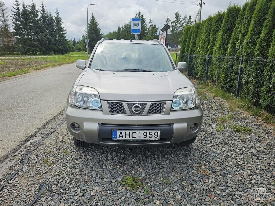 Nissan X-Trail 2004 in Kaunas, with an engine capacity of 2.20 L and mileage of 150 thousand km for 1700 €, photo 6 on AUTOMOTO.COM.LV