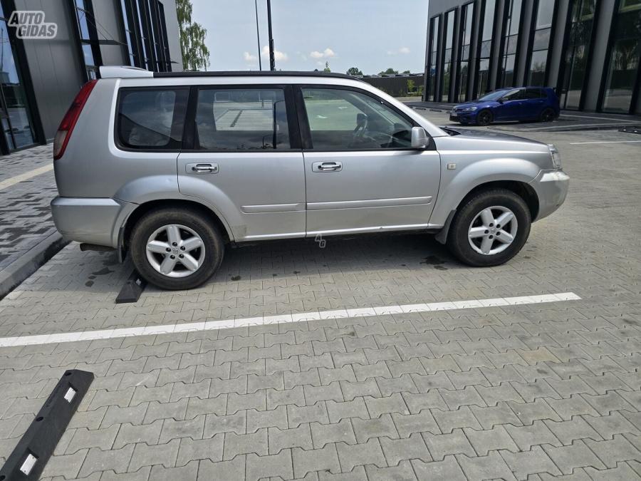 Nissan X-Trail 2004 in Vilnius, with an engine capacity of 2.20 L and mileage of 341 thousand km for 1800 €, photo 5 on AUTOMOTO.COM.LV
