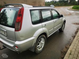 Nissan X-Trail 2004 in Ukmerge, with an engine capacity of 2.20 L and mileage of 300 thousand km for 1100 €, photo 4 on AUTOMOTO.COM.LV