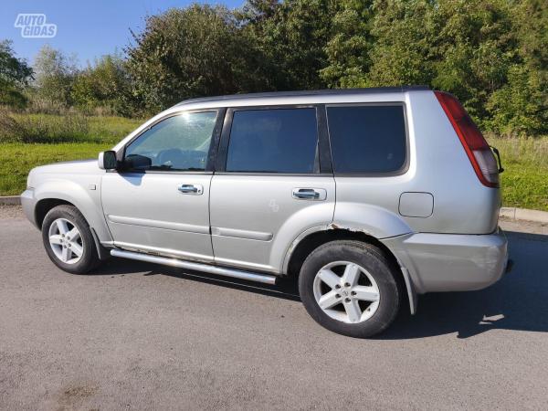 Nissan X-Trail 2004 in Kaunas, with an engine capacity of 2.20 L and mileage of 297 thousand km for 700 €, photo 7 on AUTOMOTO.COM.LV