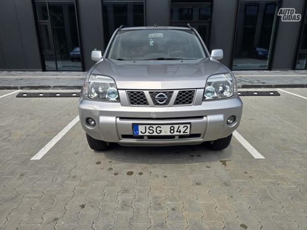Nissan X-Trail 2004 in Vilnius, with an engine capacity of 2.20 L and mileage of 341 thousand km for 1600 €, photo 7 on AUTOMOTO.COM.LV
