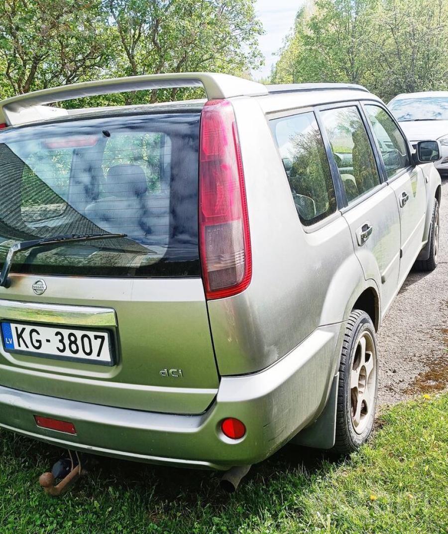 Nissan X-Trail 2005 in Limbazi, with an engine capacity of 2.20 L and mileage of 315 thousand km for 1000 €, photo 9 on AUTOMOTO.COM.LV