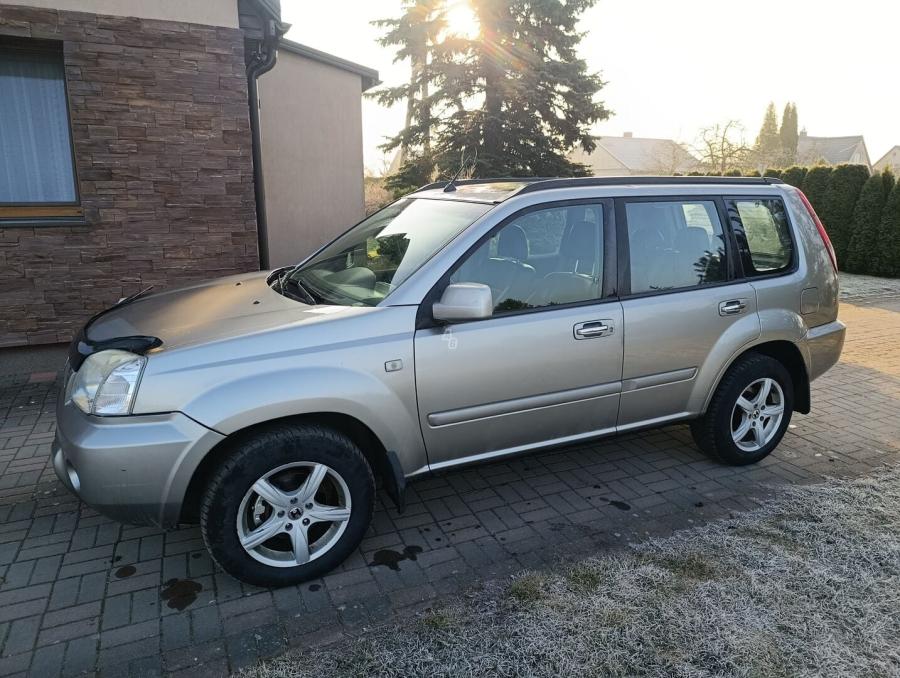 Nissan X-Trail 2005 Panevēža, ar dzinēja tilpumu 2.10 L un nobraukumu 230 tūkst. km par 1700 €, foto 1 vietnē AUTOMOTO.COM.LV