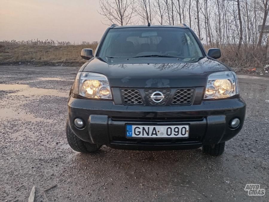 Nissan X-Trail 2005 in Kaunas, with an engine capacity of 2.20 L and mileage of 296 thousand km for 2100 €, photo 3 on AUTOMOTO.COM.LV