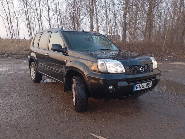 Nissan X-Trail 2005 in Kaunas, with an engine capacity of 2.20 L and mileage of 296 thousand km for 2100 €, photo 3 on AUTOMOTO.COM.LV
