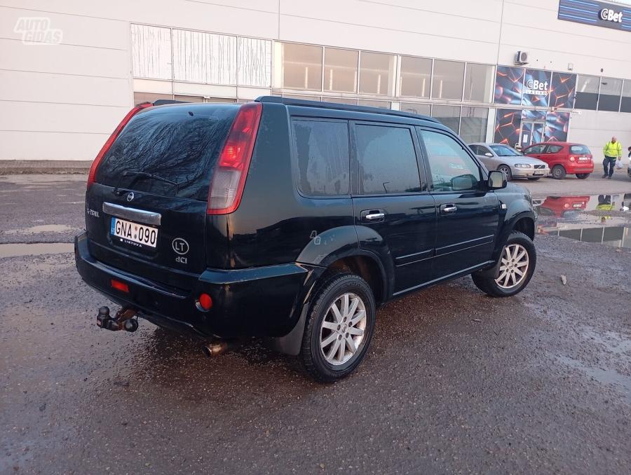 Nissan X-Trail 2005 in Kaunas, with an engine capacity of 2.20 L and mileage of 296 thousand km for 2100 €, photo 6 on AUTOMOTO.COM.LV