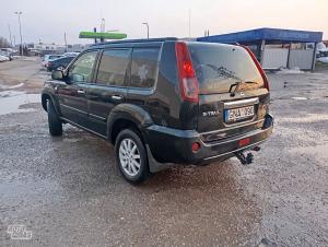 Nissan X-Trail 2005 in Kaunas, with an engine capacity of 2.20 L and mileage of 296 thousand km for 2100 €, photo 8 on AUTOMOTO.COM.LV