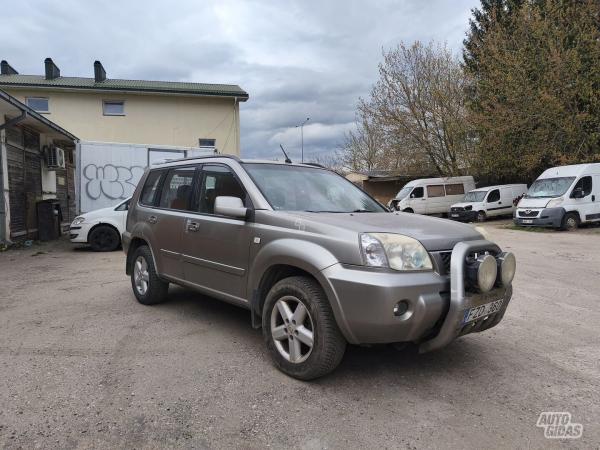 Nissan X-Trail 2005 in Vilnius, with an engine capacity of 2.20 L and mileage of 367 thousand km for 1100 €, photo 3 on AUTOMOTO.COM.LV