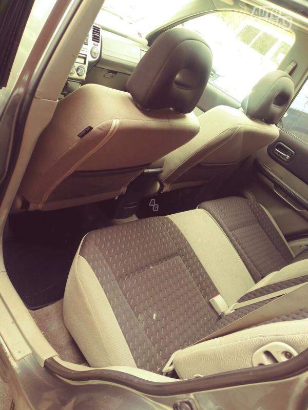 Nissan X-Trail 2005 in Druskininkai, with an engine capacity of 2.20 L and mileage of 230 thousand km for 2100 €, photo 8 on AUTOMOTO.COM.LV