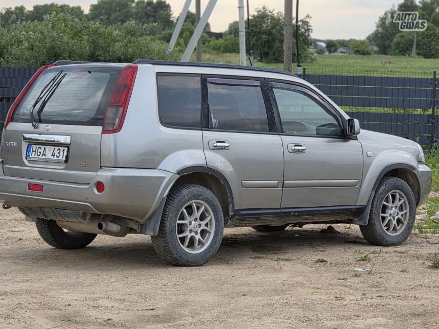 Nissan X-Trail 2005 in Jurbarkas, with an engine capacity of 2.20 L and mileage of 330 thousand km for 950 €, photo 3 on AUTOMOTO.COM.LV