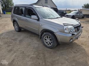 Nissan X-Trail 2005 in Jurbarkas, with an engine capacity of 2.20 L and mileage of 330 thousand km for 950 €, photo 4 on AUTOMOTO.COM.LV