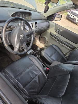 Nissan X-Trail 2005 in Jurbarkas, with an engine capacity of 2.20 L and mileage of 330 thousand km for 950 €, photo 9 on AUTOMOTO.COM.LV