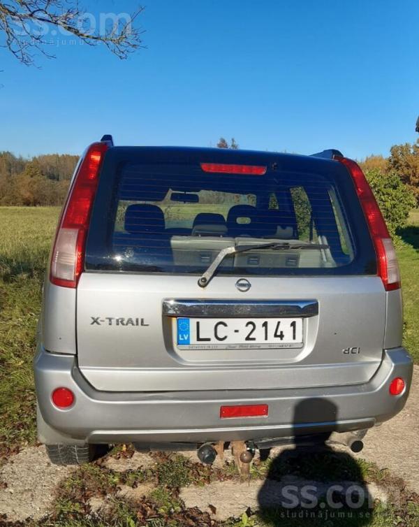 Nissan X-Trail 2006 in Daugavpils, with an engine capacity of 2.20 L and mileage of 344 thousand km for 2400 €, photo 3 on AUTOMOTO.COM.LV