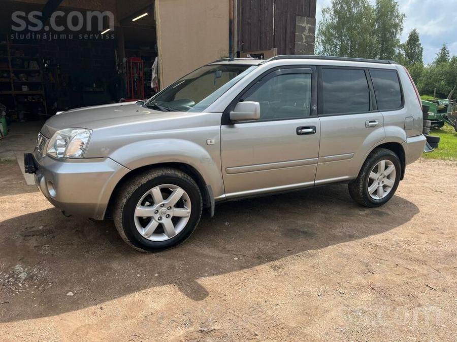 Nissan X-Trail 2006 Cēsis, ar dzinēja tilpumu 2.20 L un nobraukumu 294 tūkst. km par 2500 €, foto 5 vietnē AUTOMOTO.COM.LV