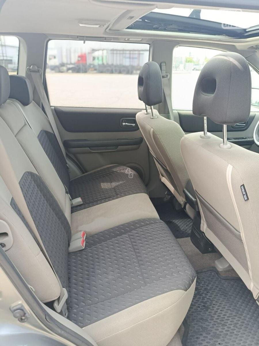 Nissan X-Trail 2006 in Marijampole, with an engine capacity of 2.20 L and mileage of 264 thousand km for 2998 €, photo 14 on AUTOMOTO.COM.LV