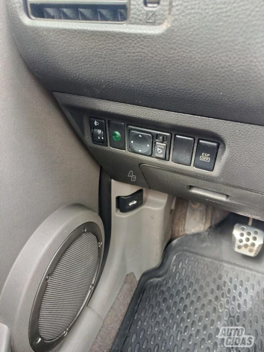 Nissan X-Trail 2006 in Marijampole, with an engine capacity of 2.20 L and mileage of 264 thousand km for 2998 €, photo 18 on AUTOMOTO.COM.LV