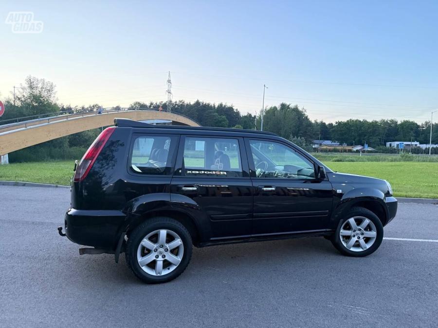 Nissan X-Trail 2006 Kauņa, ar dzinēja tilpumu 2.20 L un nobraukumu 230 tūkst. km par 2300 €, foto 5 vietnē AUTOMOTO.COM.LV