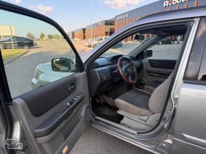 Nissan X-Trail 2006 in Kaunas, with an engine capacity of 2.20 L and mileage of 270 thousand km for 1650 €, photo 9 on AUTOMOTO.COM.LV