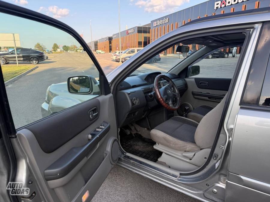 Nissan X-Trail 2006 in Kaunas, with an engine capacity of 2.20 L and mileage of 270 thousand km for 1650 €, photo 9 on AUTOMOTO.COM.LV