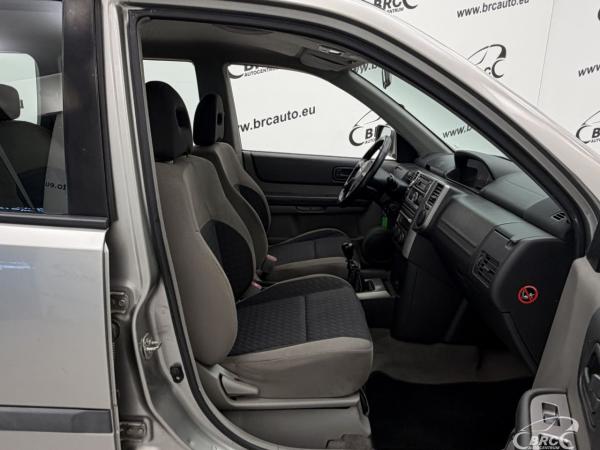 Nissan X-Trail 2006 in Vilnius, with an engine capacity of 2.18 L and mileage of 272 thousand km for 1900 €, photo 4 on AUTOMOTO.COM.LV