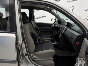 Nissan X-Trail 2006 in Vilnius, with an engine capacity of 2.18 L and mileage of 272 thousand km for 1900 €, photo 5 on AUTOMOTO.COM.LV