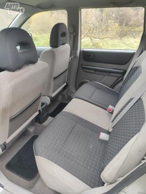 Nissan X-Trail 2006 in Vilnius, with an engine capacity of 2.20 L and mileage of 272 thousand km for 1800 €, photo 8 on AUTOMOTO.COM.LV