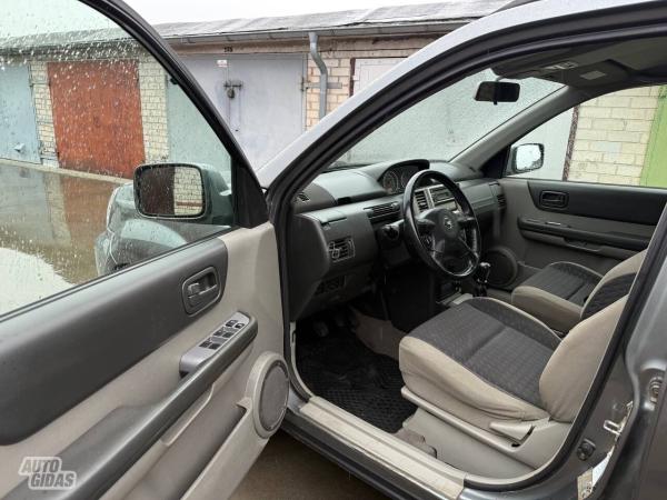 Nissan X-Trail 2007 in Kaunas, with an engine capacity of 2.20 L and mileage of 200 thousand km for 2700 €, photo 9 on AUTOMOTO.COM.LV
