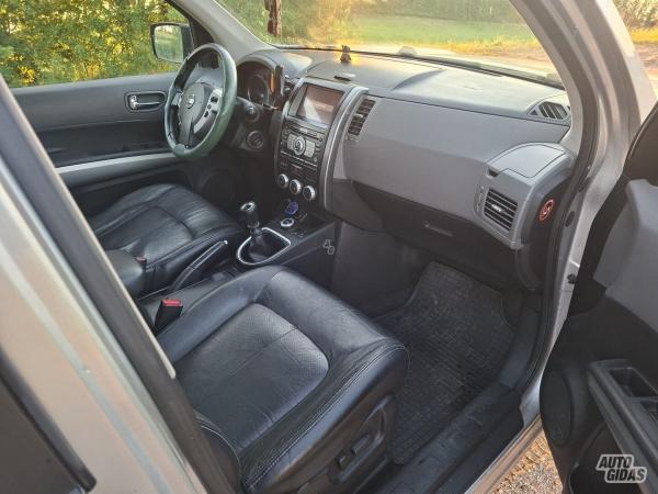 Nissan X-Trail 2008 in Birstonas, with an engine capacity of 2.00 L and mileage of 322 thousand km for 3800 €, photo 9 on AUTOMOTO.COM.LV
