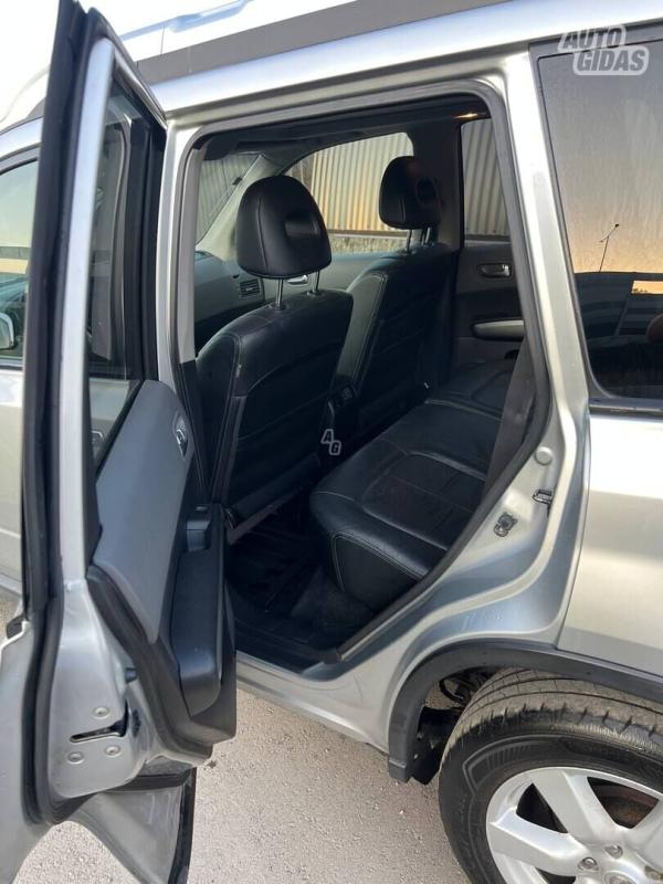 Nissan X-Trail 2008 in Marijampole, with an engine capacity of 2.00 L and mileage of 240 thousand km for 3500 €, photo 7 on AUTOMOTO.COM.LV