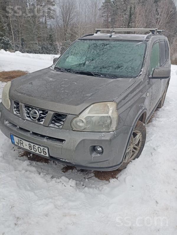 Nissan X-Trail 2009 in Tukums, with an engine capacity of 2.00 L and mileage of 381 thousand km for 2500 €, photo 2 on AUTOMOTO.COM.LV