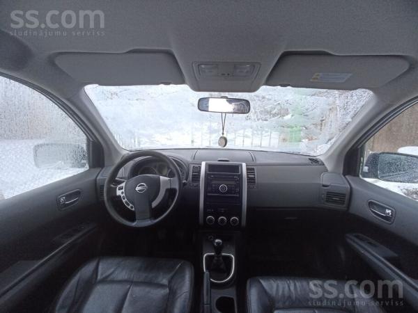 Nissan X-Trail 2009 in Tukums, with an engine capacity of 2.00 L and mileage of 381 thousand km for 2500 €, photo 5 on AUTOMOTO.COM.LV