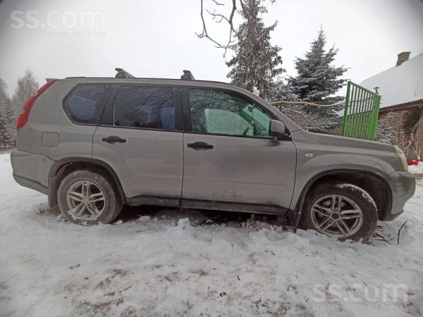 Nissan X-Trail 2009 in Tukums, with an engine capacity of 2.00 L and mileage of 381 thousand km for 2500 €, photo 7 on AUTOMOTO.COM.LV