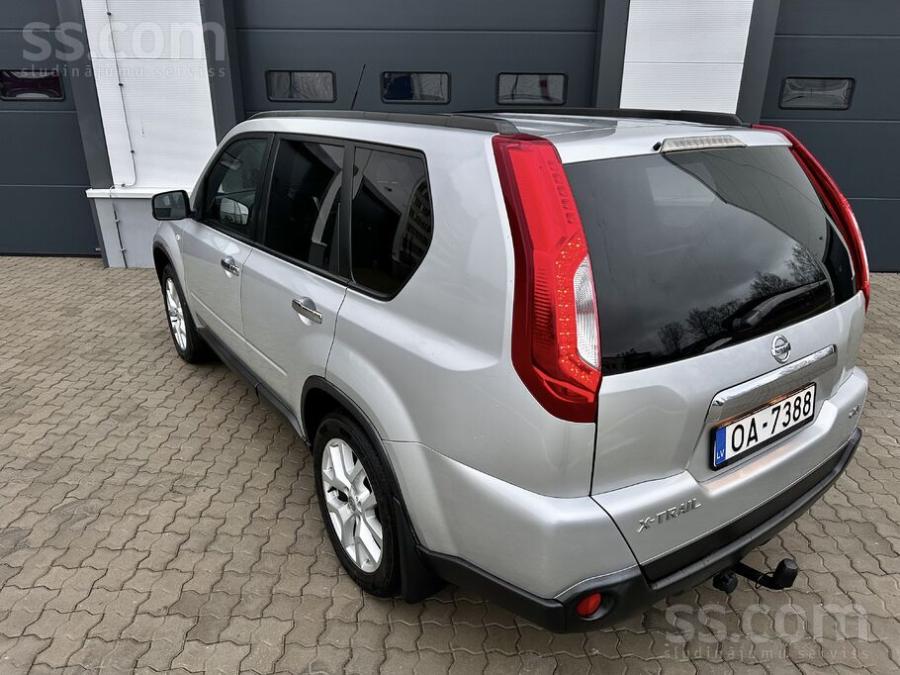 Nissan X-Trail 2011 in Riga, with an engine capacity of 2.00 L and mileage of 293 thousand km for 7500 €, photo 4 on AUTOMOTO.COM.LV