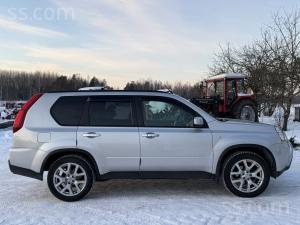 Nissan X-Trail 2011 in Balvi, with an engine capacity of 2.00 L and mileage of 208 thousand km for 8450 €, photo 5 on AUTOMOTO.COM.LV