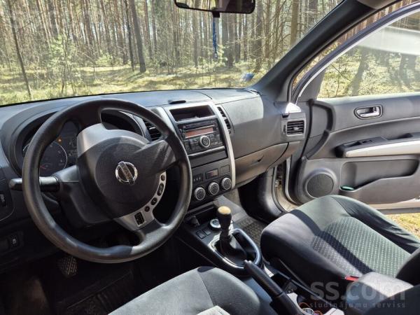 Nissan X-Trail 2014 Krāslava, ar dzinēja tilpumu 2.00 L un nobraukumu 273 tūkst. km par 4000 €, foto 5 vietnē AUTOMOTO.COM.LV