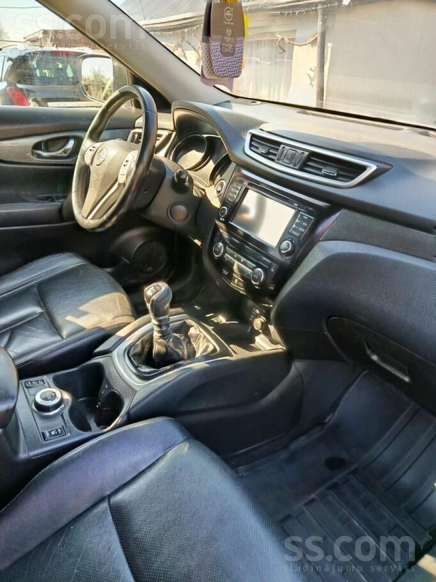 Nissan X-Trail 2015 in Bauska, with an engine capacity of 1.60 L and mileage of 303 thousand km for 9000 €, photo 5 on AUTOMOTO.COM.LV