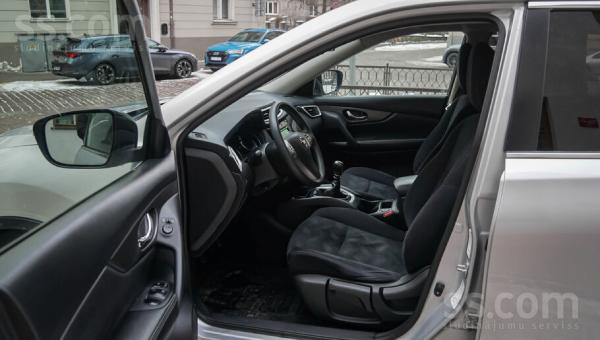 Nissan X-Trail 2017 in Riga, with an engine capacity of 1.60 L and mileage of 293 thousand km for 7650 €, photo 7 on AUTOMOTO.COM.LV