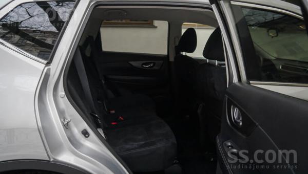 Nissan X-Trail 2017 in Riga, with an engine capacity of 1.60 L and mileage of 293 thousand km for 7650 €, photo 9 on AUTOMOTO.COM.LV