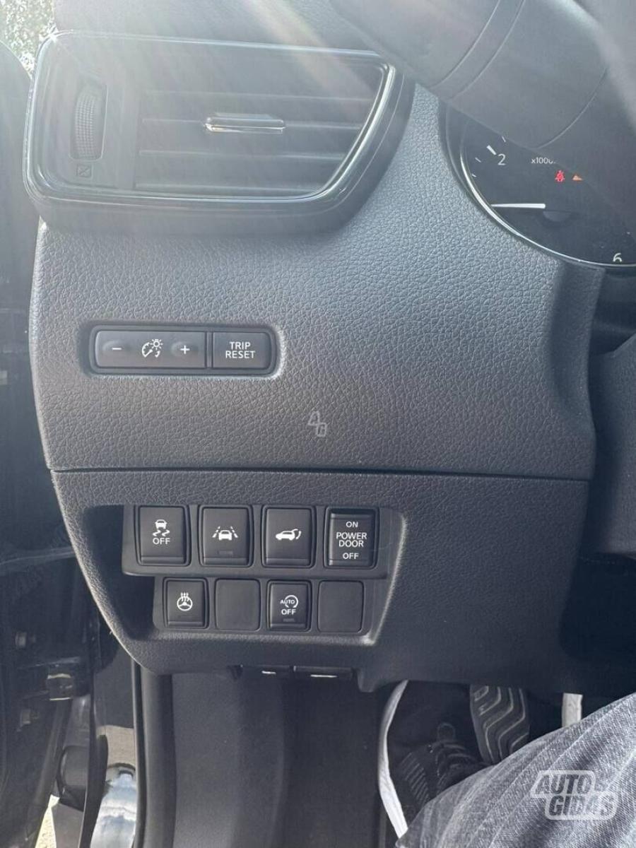 Nissan X-Trail 2019 in Taurage, with an engine capacity of 1.70 L and mileage of 180 thousand km for 14500 €, photo 9 on AUTOMOTO.COM.LV