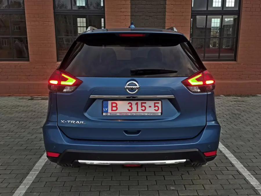 Nissan X-Trail 2020 in Riga, with an engine capacity of 1.70 L and mileage of 180 thousand km for 15790 €, photo 3 on AUTOMOTO.COM.LV